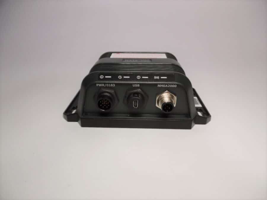 Simrad NAIS 400 Black Box Class B AIS Transceiver w/ Accessories ...