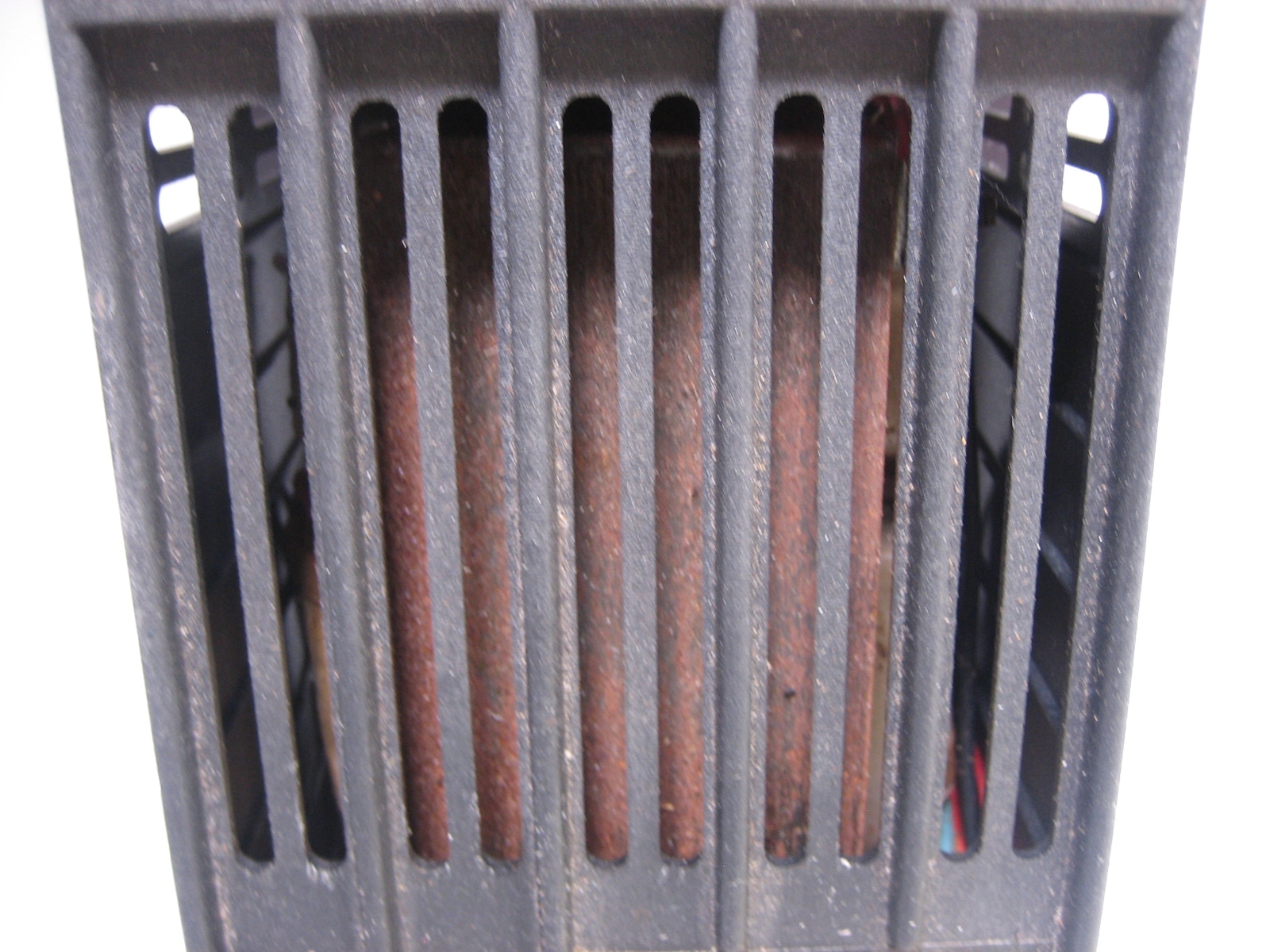 Guest 2520C-B Ferroresonant Marine Battery Charger 12-Volt 20-Amps ...