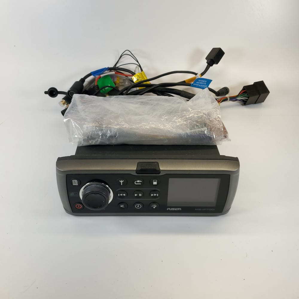 Fusion MS-IP700i - True Marine Entertainment System AM/FM Sirius Boat ...