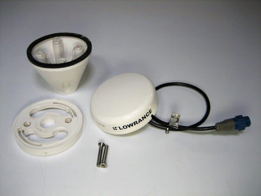 Lowrance LGC-2000 NMEA2000 GPS Antenna + Pole Base - Good Cond Tested ...