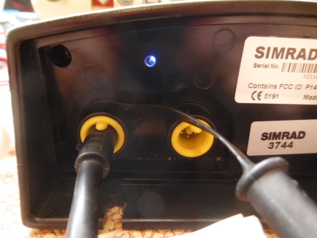 Simrad WR20 Remote Commander - W/ WB20 Wireless Bluetooth Base - Tested ...