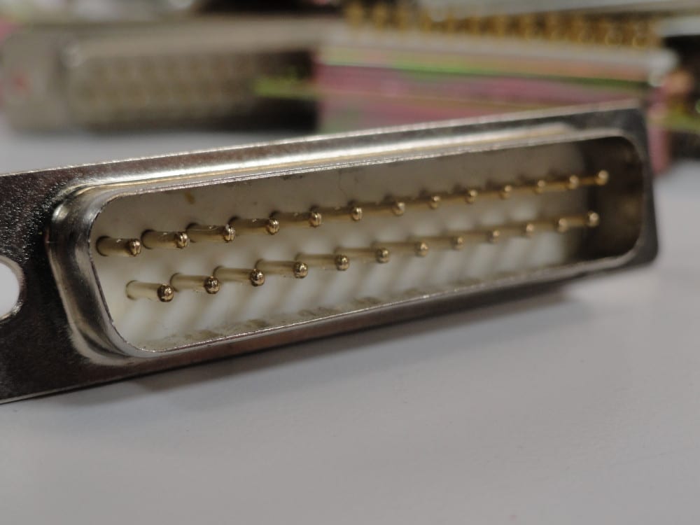 DB25 D-Sub Serial Port 25 Pin Solder Connectors Male WHITE - LOT OF 25 ...