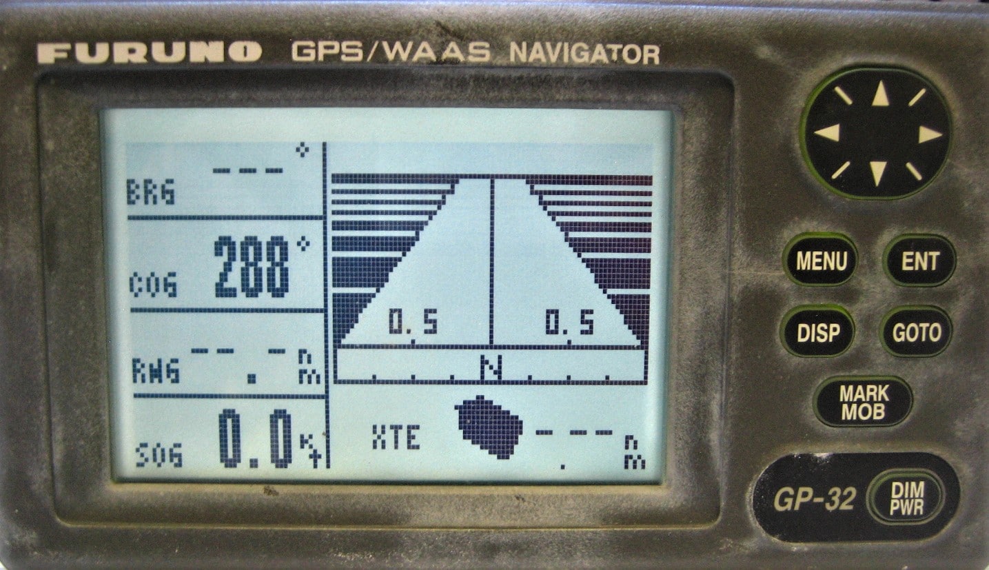 Furuno GP-32 GPS WAAS Navigator 3.5" Monochrome LCD Display Repeater ...