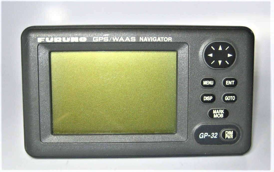 Furuno GP-32 GPS WAAS Navigator 3.5" Monochrome LCD Display + Sun Cover ...
