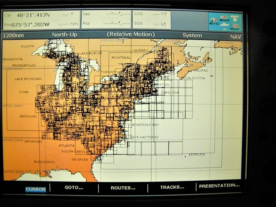 Navionics Plus CF Chart Card "Navionics+ East" CF/NAV+EA - 16GB - Max ...