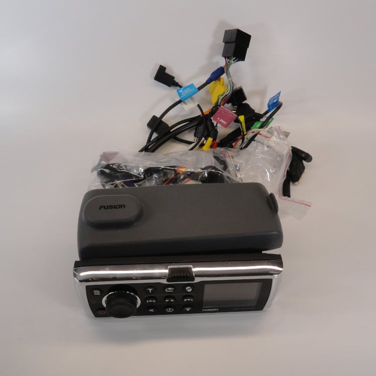 Fusion MS-AV700 - Marine Grade AM/FM Sirius XM Boat Radio w/ Suncover ...