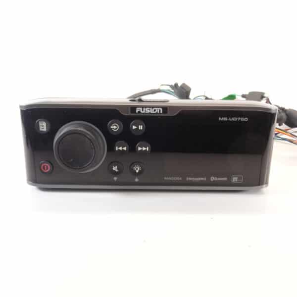 Fusion MS-UD750 Marine Entertainment System AM/FM Sirius Bluetooth ...