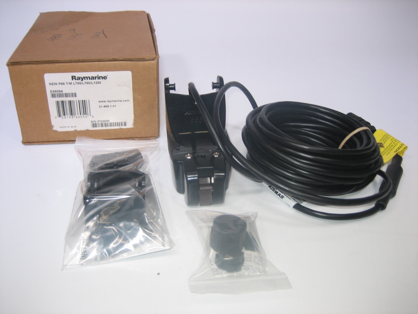Raymarine P66 Triducer Transom Mount Transducer 50/200 - E66054 - New ...