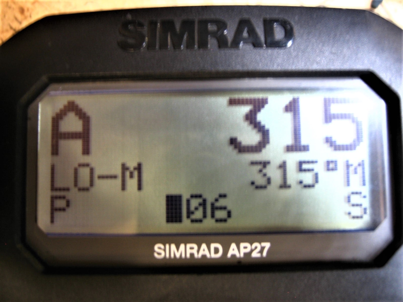 Simrad AP27 Handheld Autopilot Control Head - 22088090 - New LCD! - Max ...