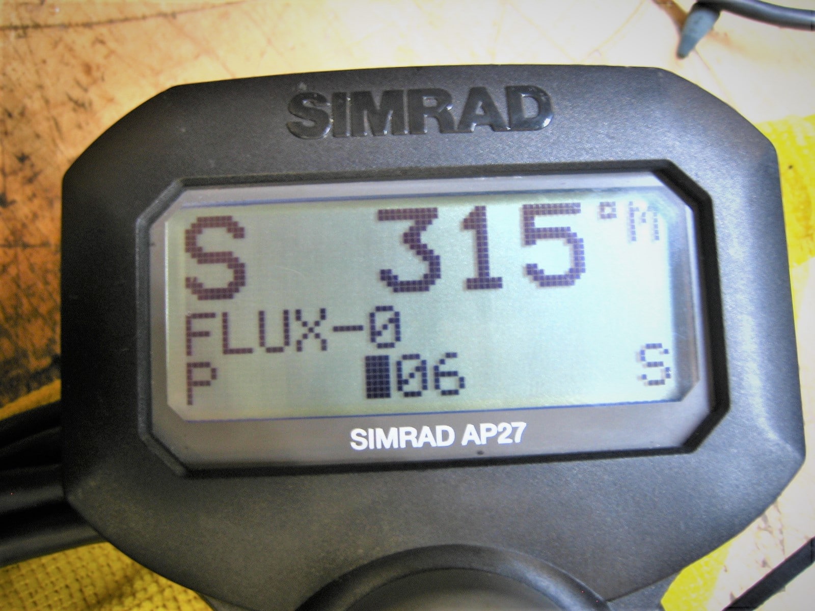 Simrad AP27 Handheld Autopilot Control Head - 22088090 - New LCD! - Max ...