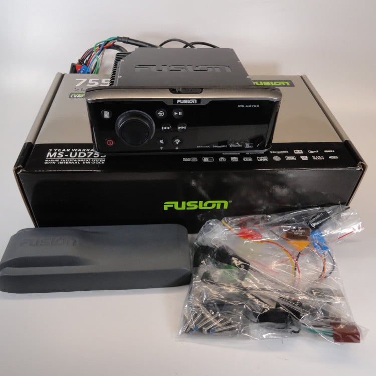 Fusion MS-UD755 - Marine AM/FM XM Entertainment System with Uni-Dock ...