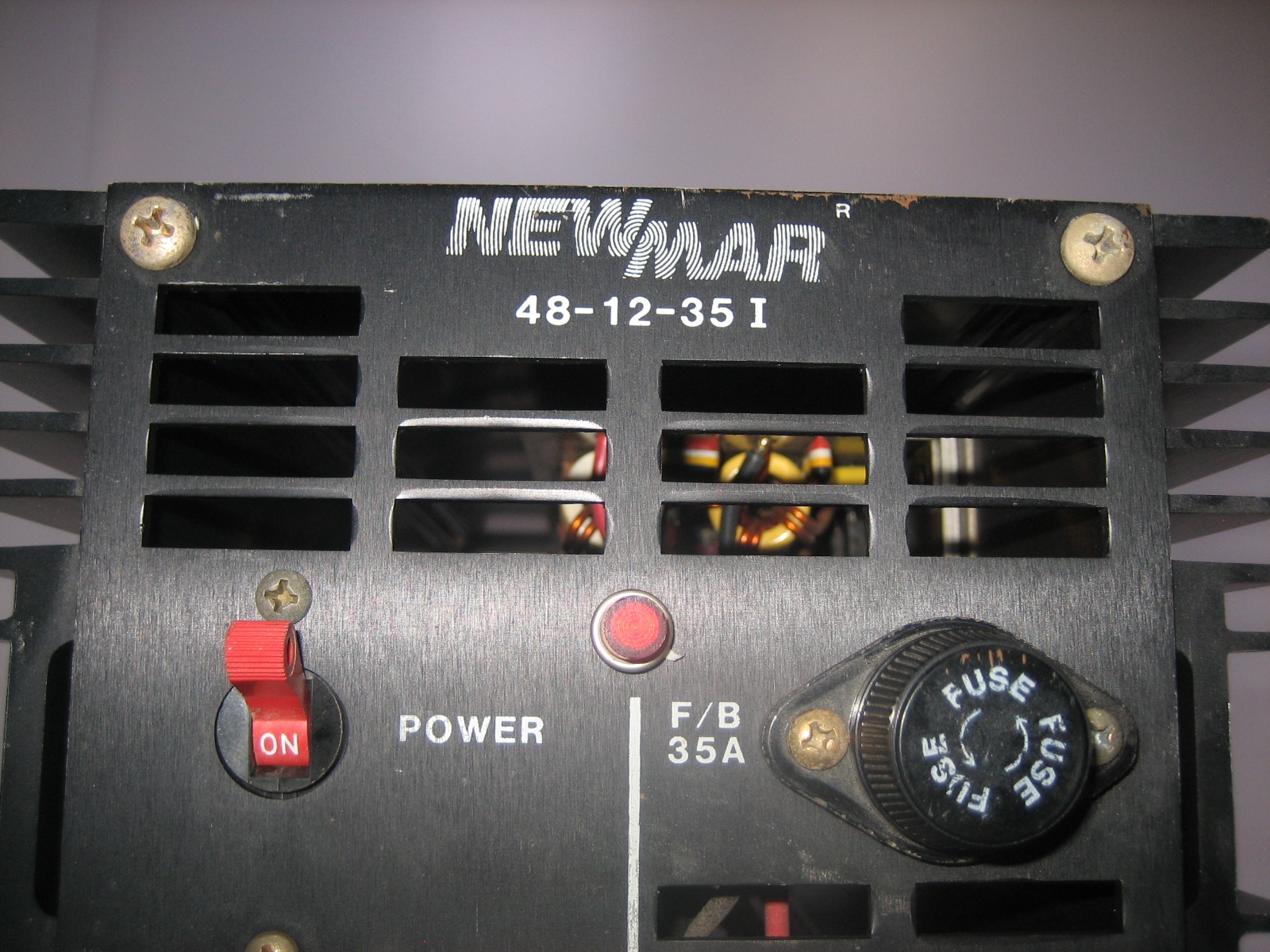 Newmar 48-12-35 I - 20-56 VDC IN/13.6 VDC OUT - 35 AMP DC-DC Step Down ...