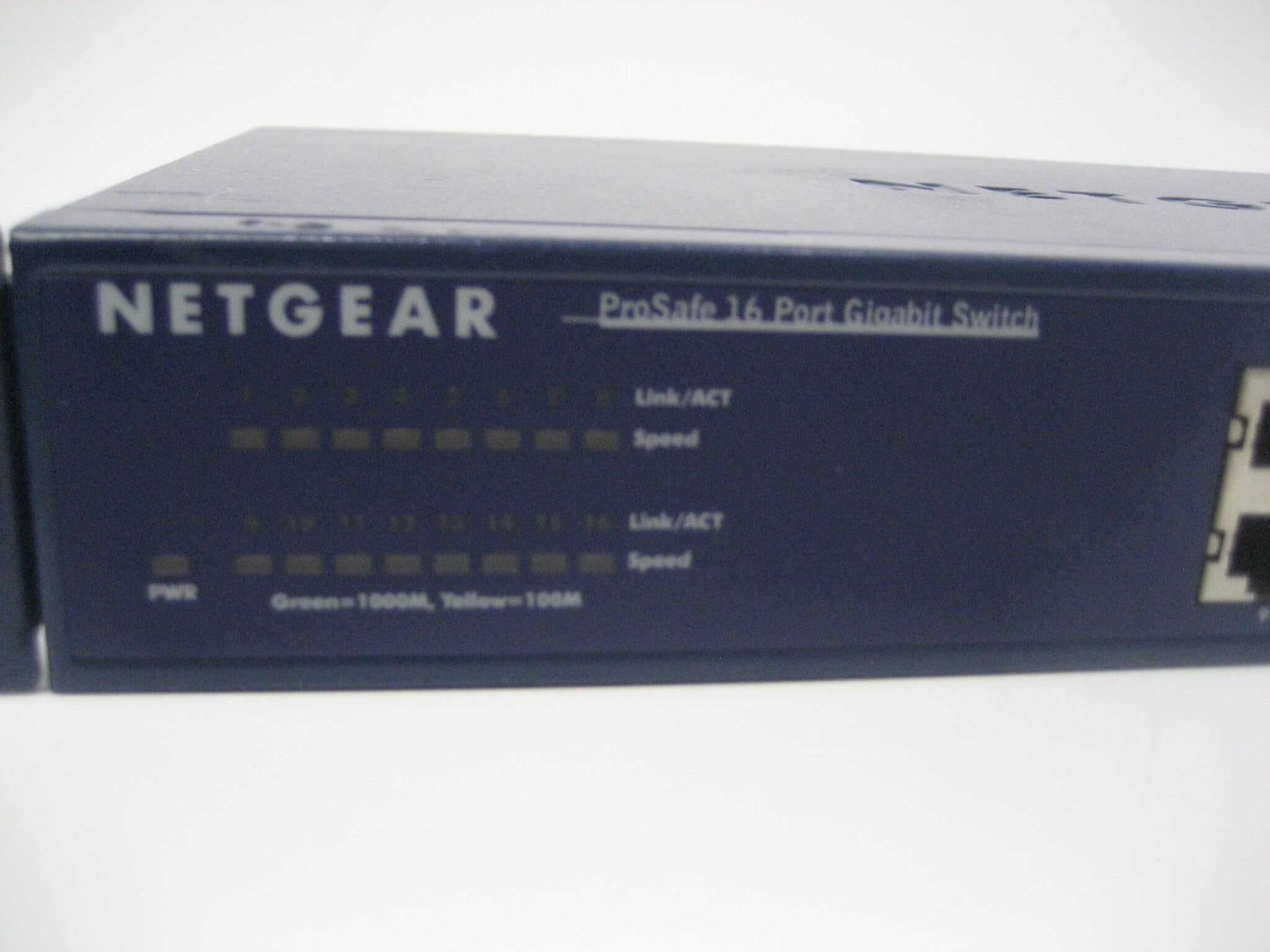 Netgear ProSafe JFS516 16 Port 10/100 Mbps Switch with Rack Mount ...