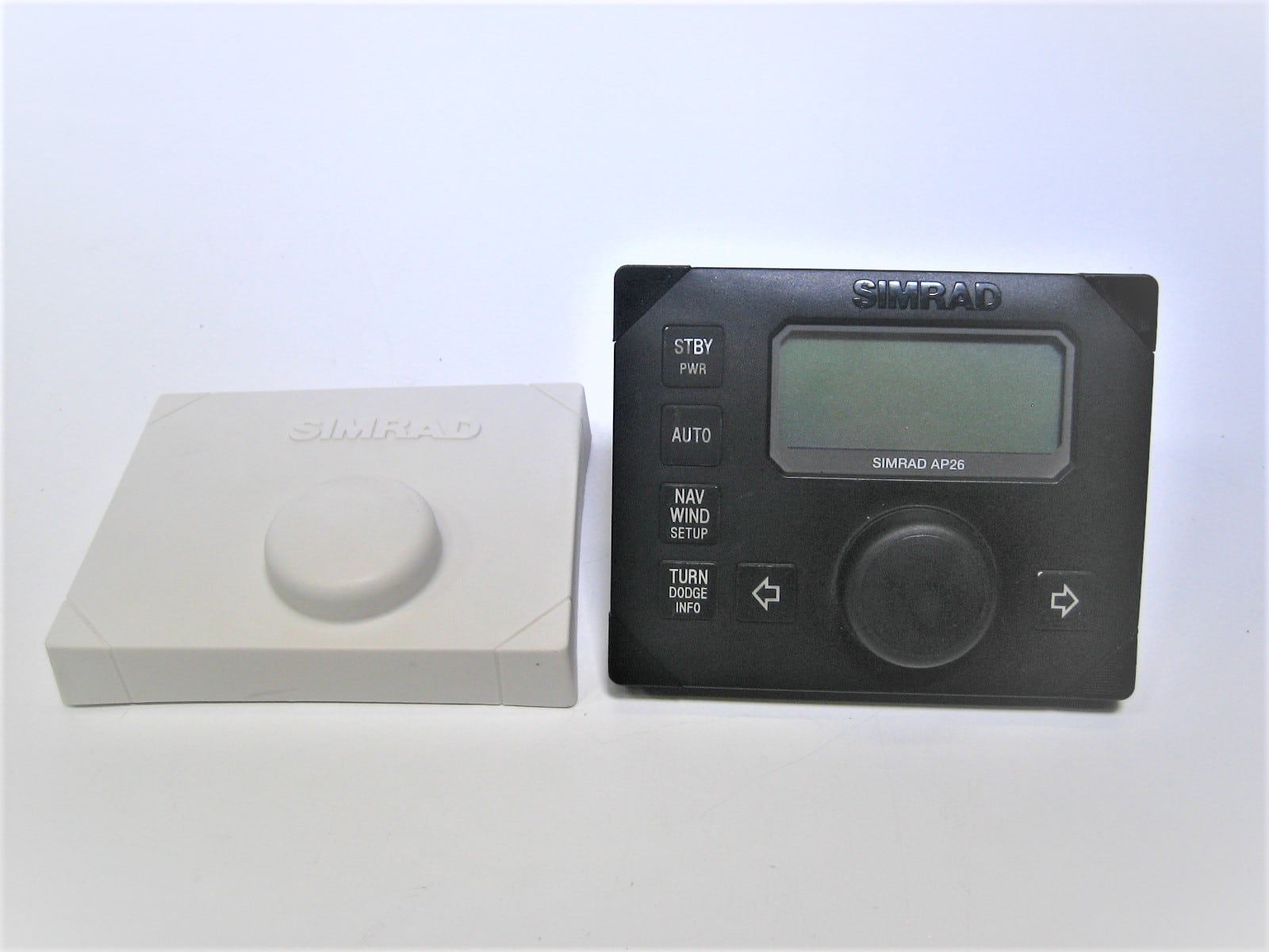 Simrad AP26 Autopilot Control Head 22087910 -New LCD- W/Suncover - Max ...