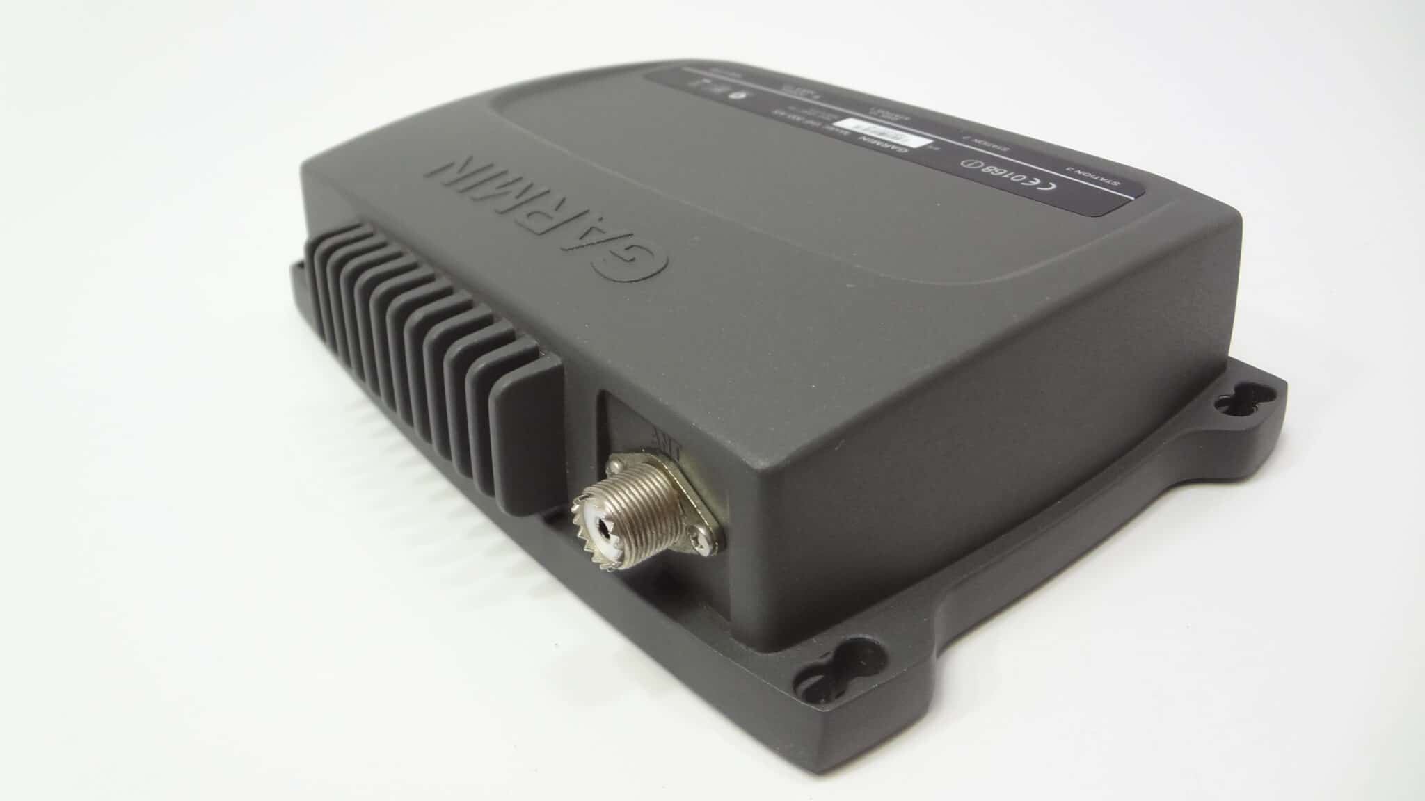 Garmin VHF 300i AIS Compact Marine VHF Two-Way Radio Transceiver Unit ...