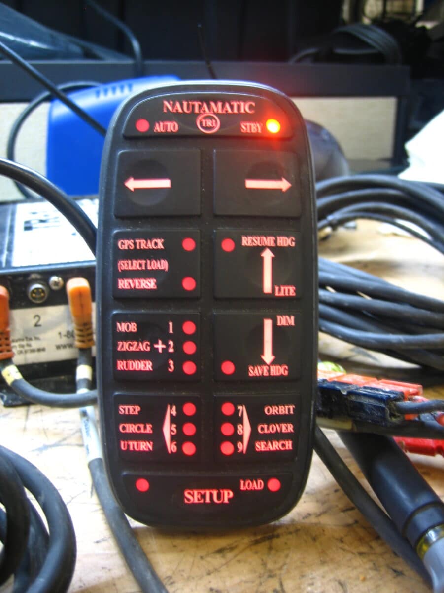Garmin / Nautamatic TR-1 Gladiator Autopilot Remote Control - TESTED ...