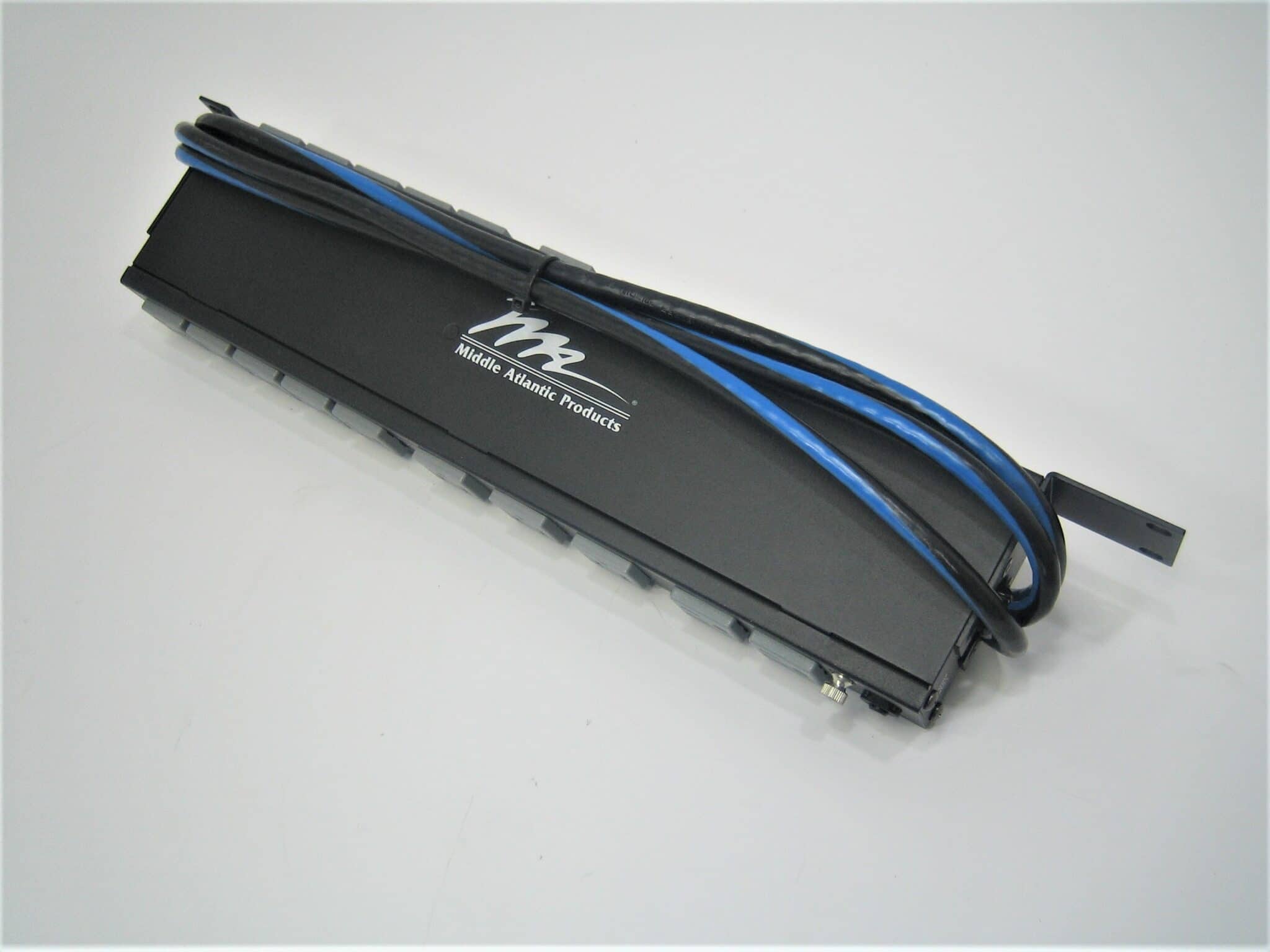 Middle Atlantic PD-2015R-NS 20-Outlets Power Strip w Multi-Mount Rack ...