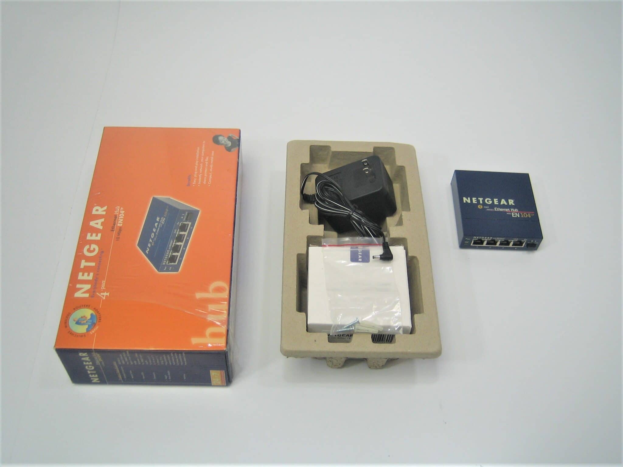 Netgear 4 Port Ethernet Hub 10 Mbps EN104TP - New (Open Box) - Free ...