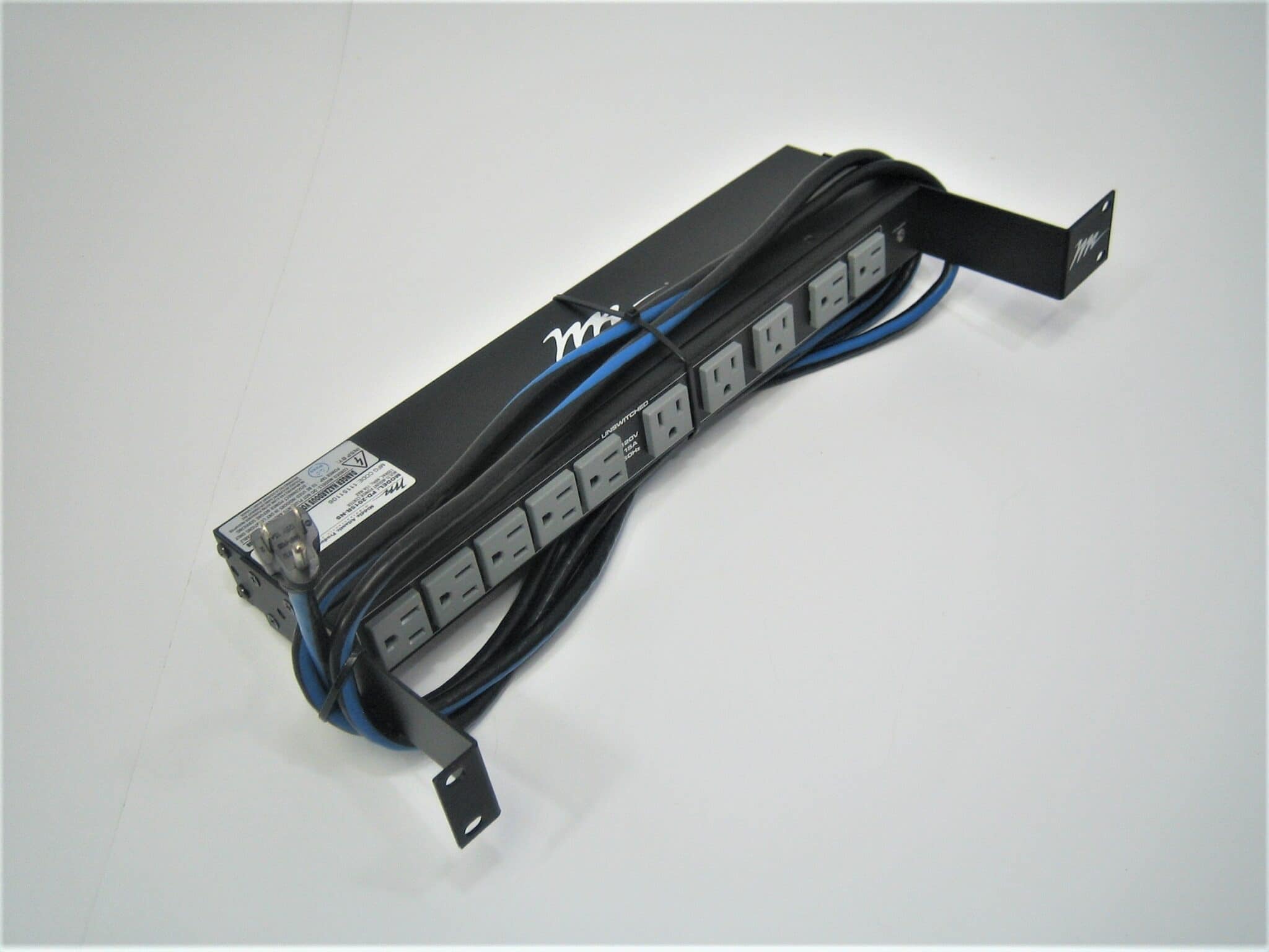 Middle Atlantic PD-2015R-NS 20-Outlets Power Strip with Multi-Mount ...