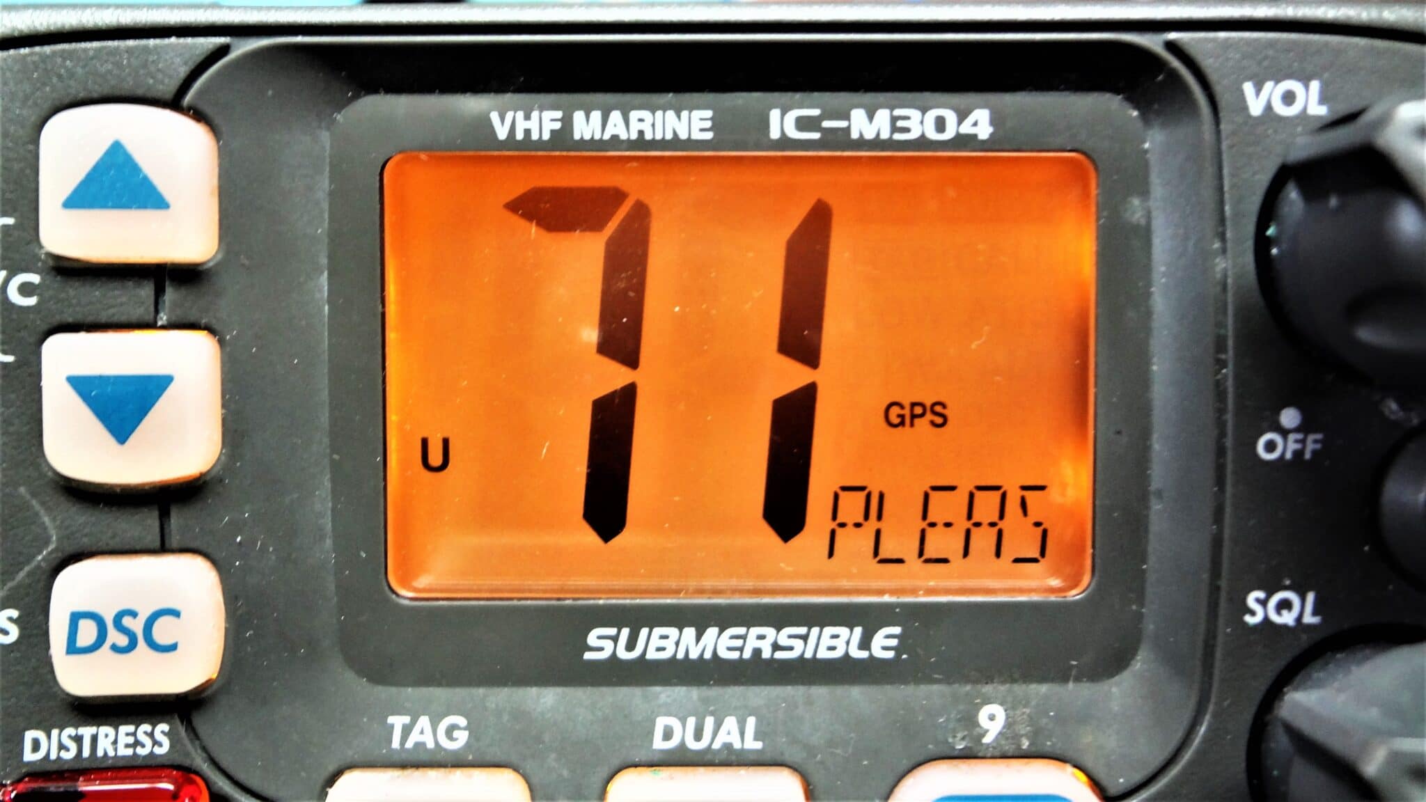 Icom IC-M304 Submersible Marine VHF Radio Transceiver Unit W/ HM-164B Hand Mic - Max Marine ...