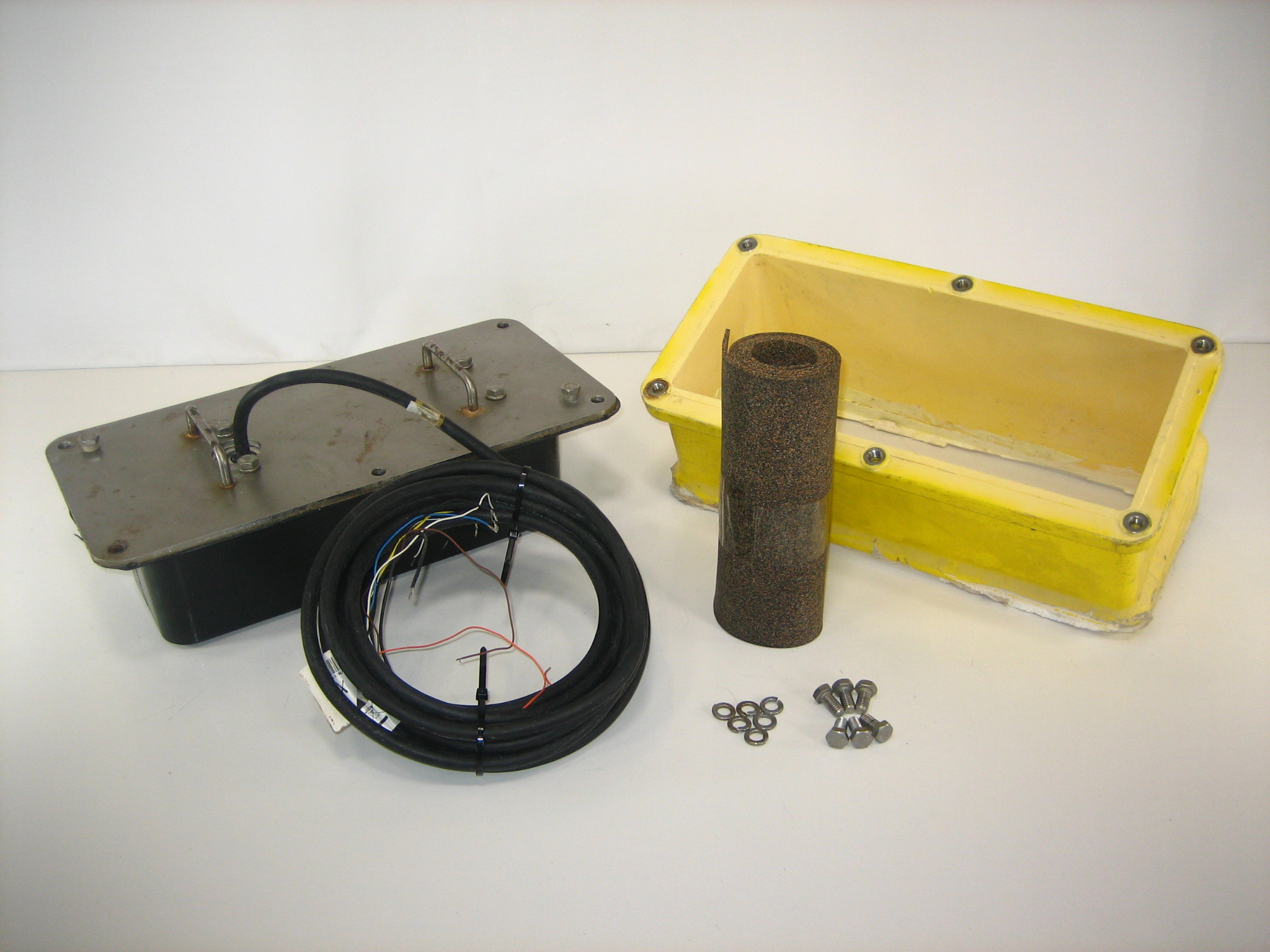 Airmar R199 2kw 50/200 Dual Line Non-Diplexed In-Hull Transducer - Fits ...