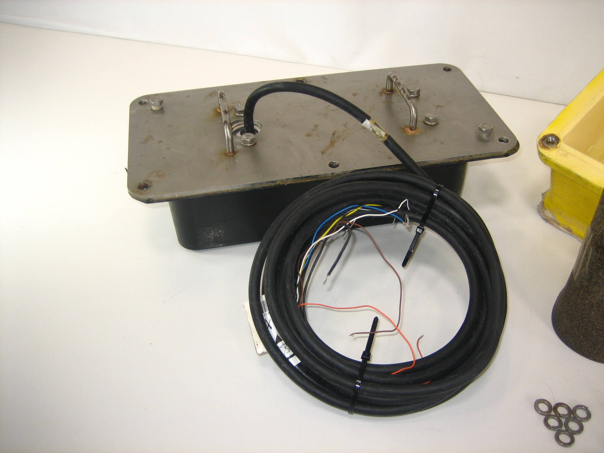 Airmar R199 2kw 50/200 Dual Line Non-Diplexed In-Hull Transducer - Fits ...