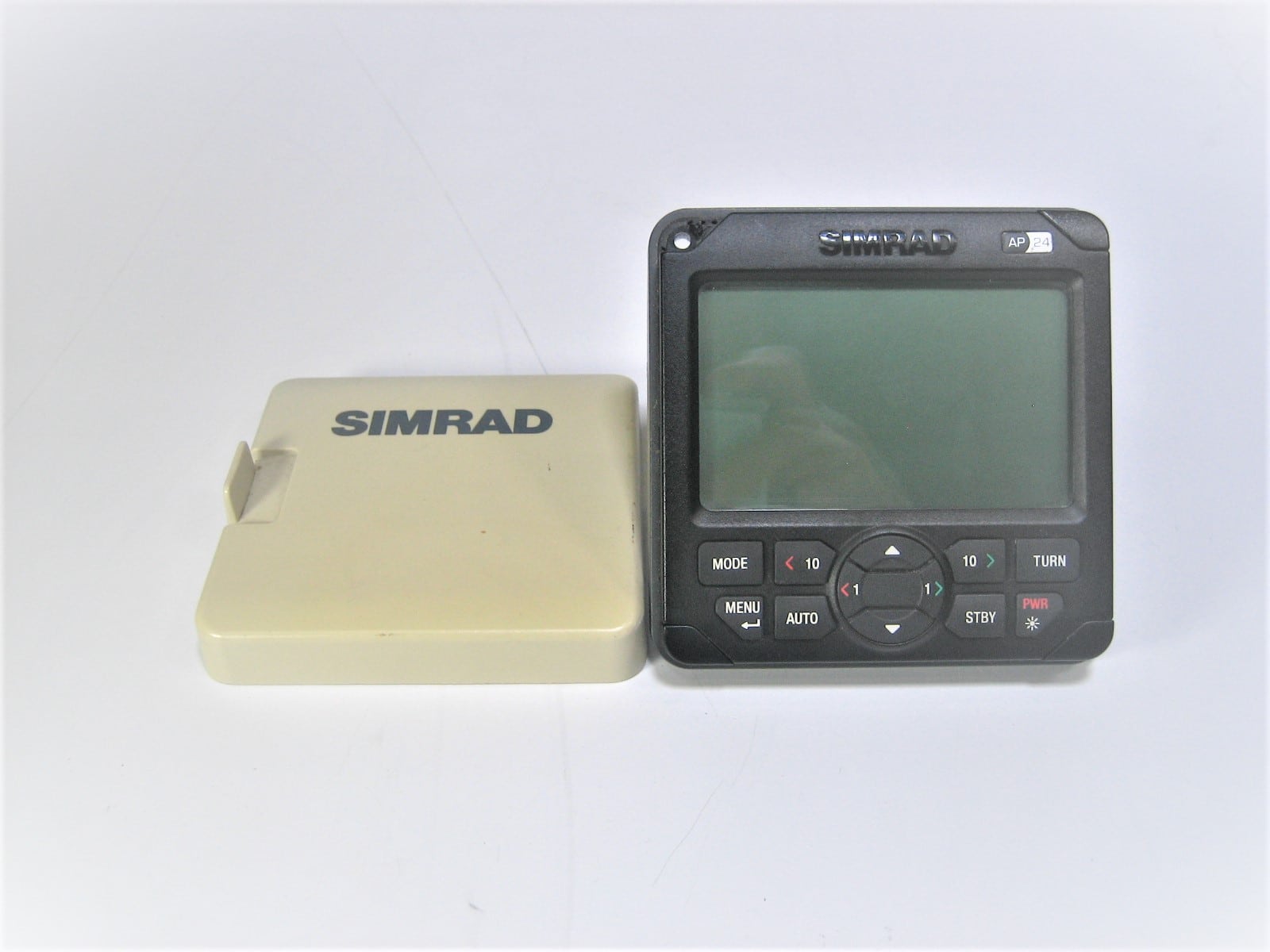 Simrad - AP24 - Autopilot Control Head in GREAT Condition PN-22096614 ...