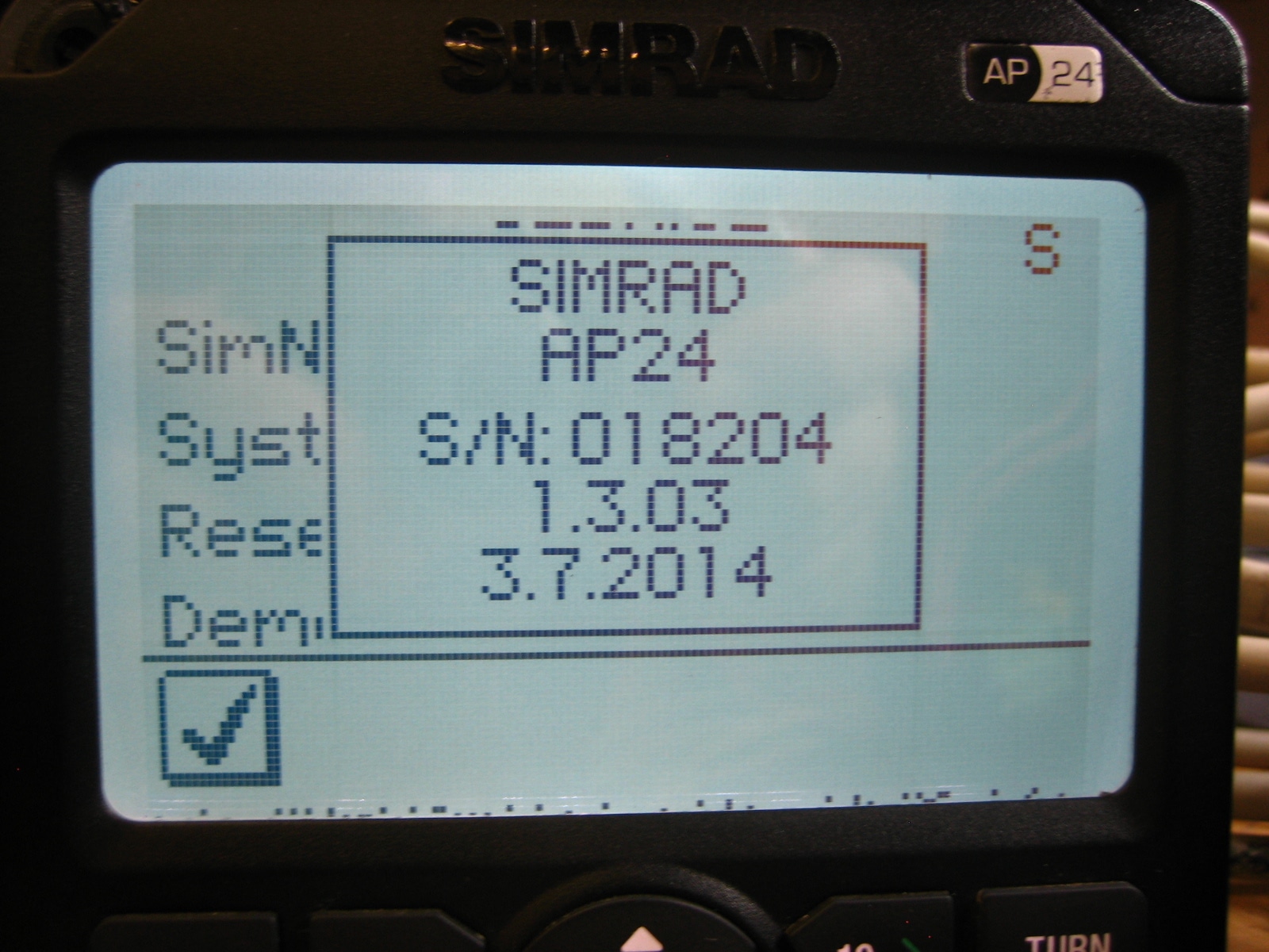 Simrad - AP24 - Autopilot Control Head in GREAT Condition PN-22096614 ...
