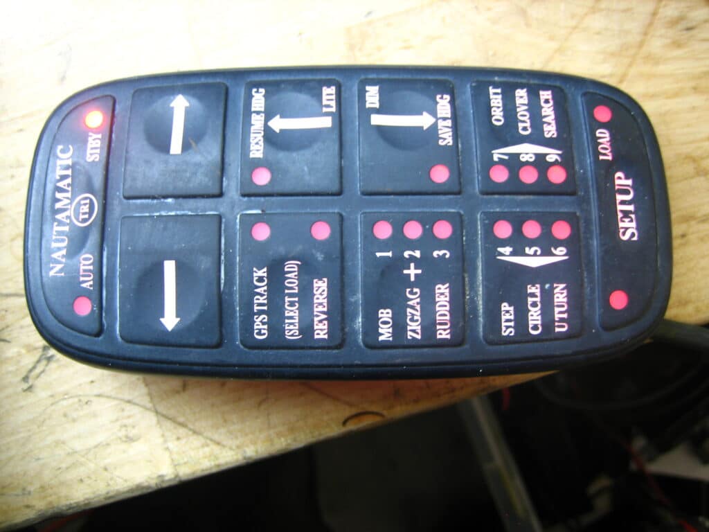Garmin/Nautamatic/TR-1/Gladiator Autopilot Remote Control // TESTED ...