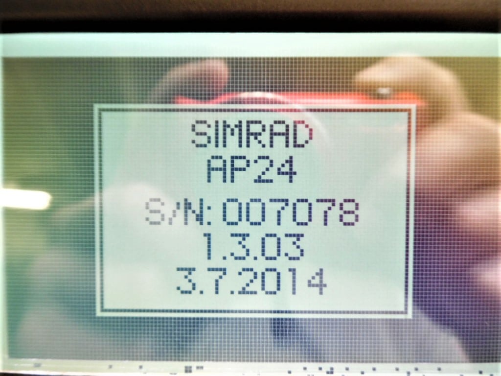 Simrad - AP24 - Autopilot Control Head in GREAT Condition PN-22096614 ...