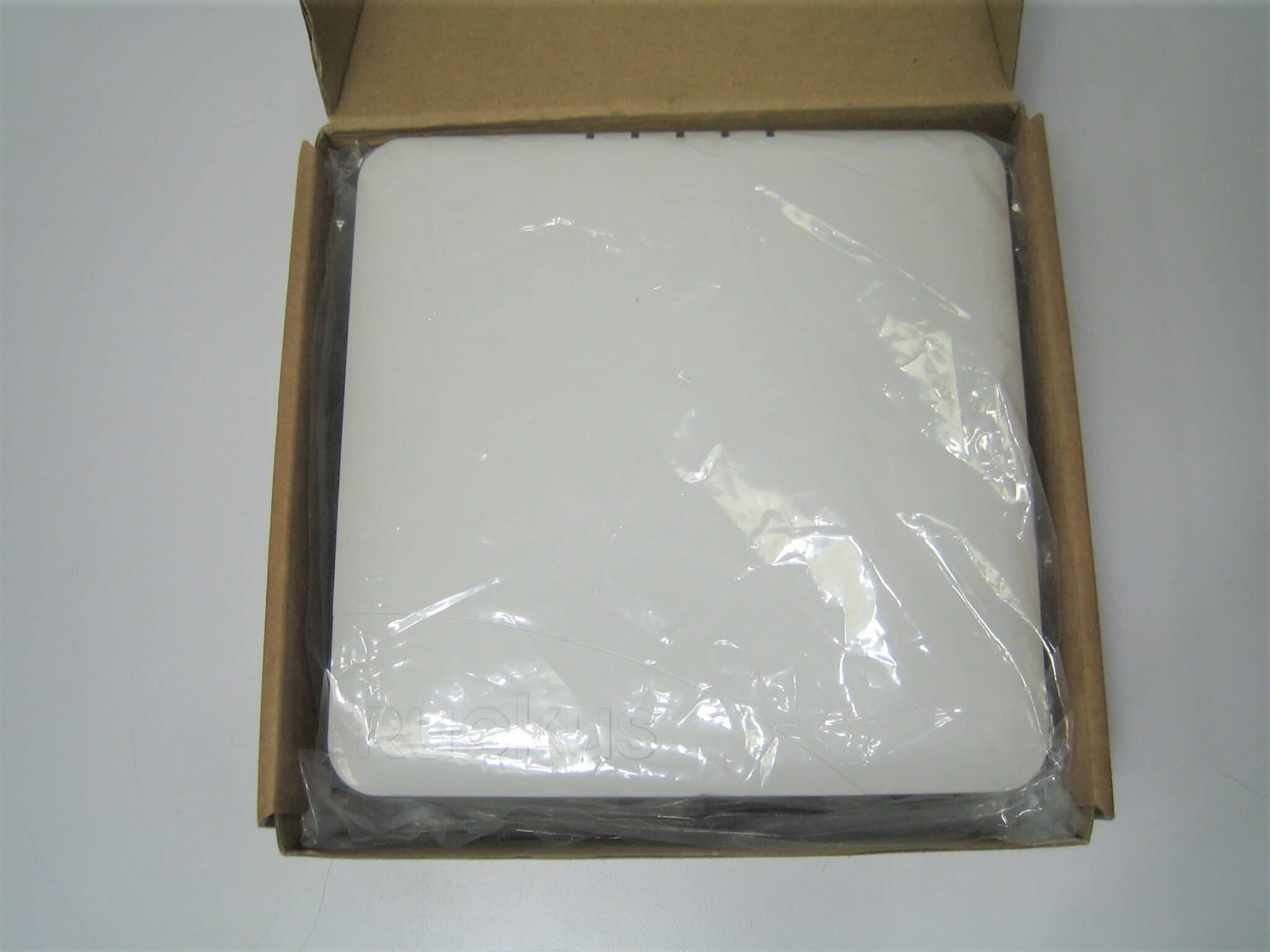 Ruckus Wireless ZoneFlex R600 Dual Band Access Point 901-R600-US00 Free ...