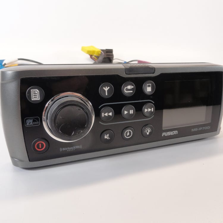 Fusion MS-IP700i - Marine Entertainment Stereo AM/FM XM Boat Radio ...