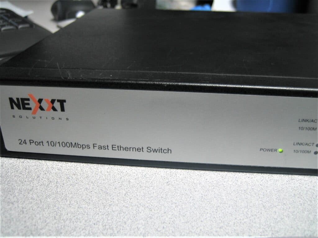Nexxt Solutions NW223NXT53 24 port 10/100 Mbps Fast Ethernet Rackmount ...