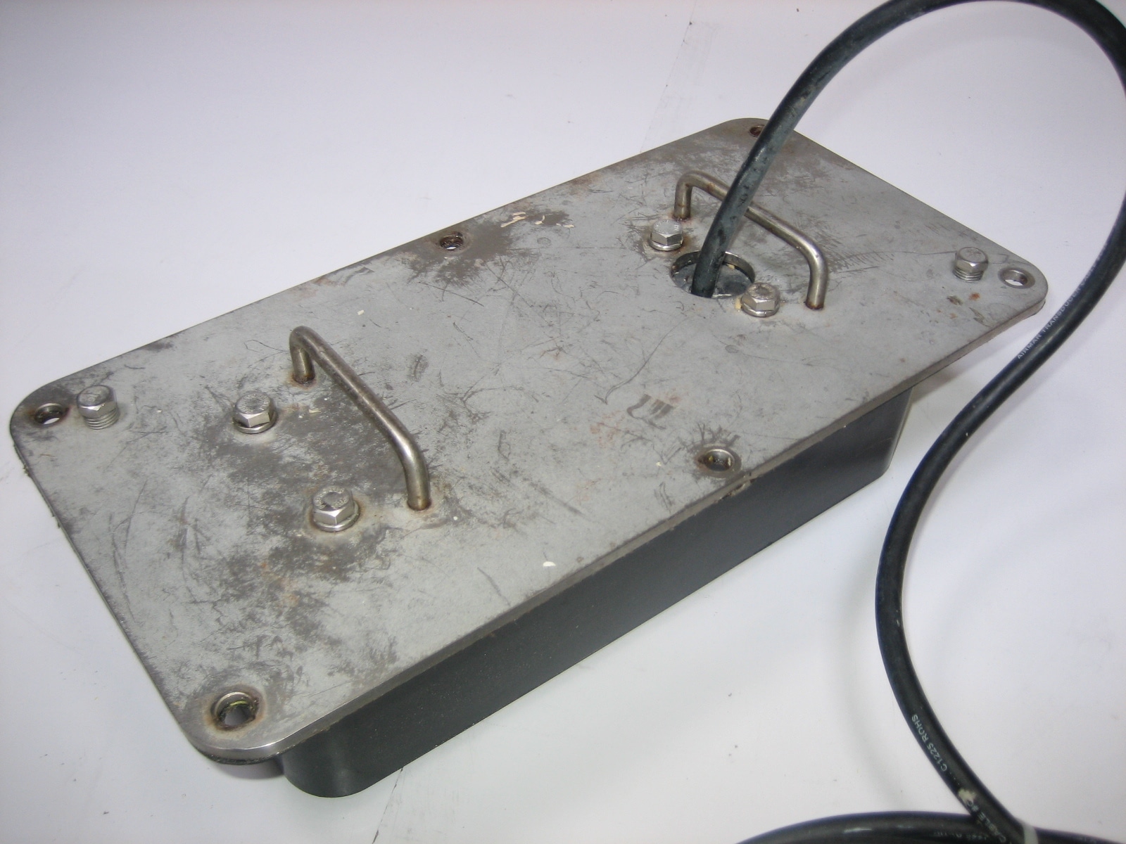 Airmar R199 2kw 50/200 Dual Line Non-Diplexed In-Hull Transducer - Fits ...