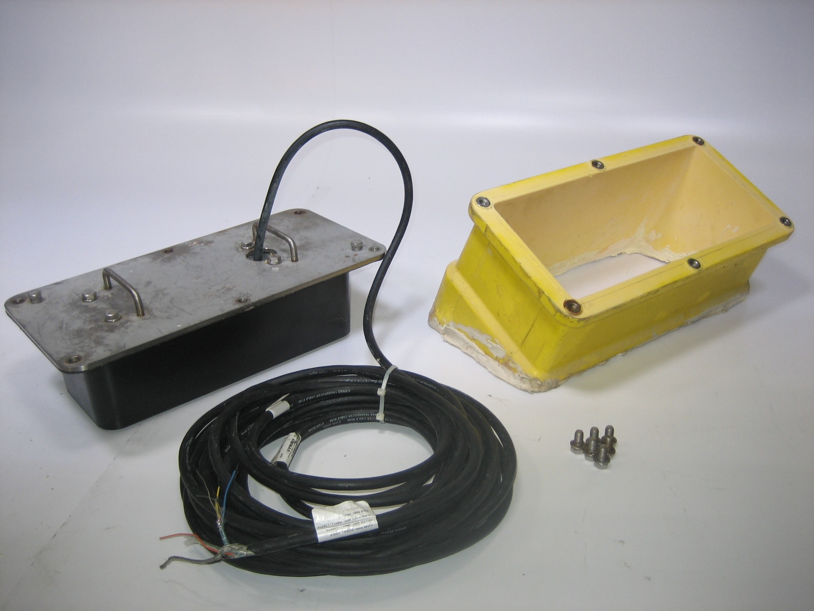 Airmar R199 2kw 50/200 Dual Line Non-Diplexed In-Hull Transducer - Fits ...