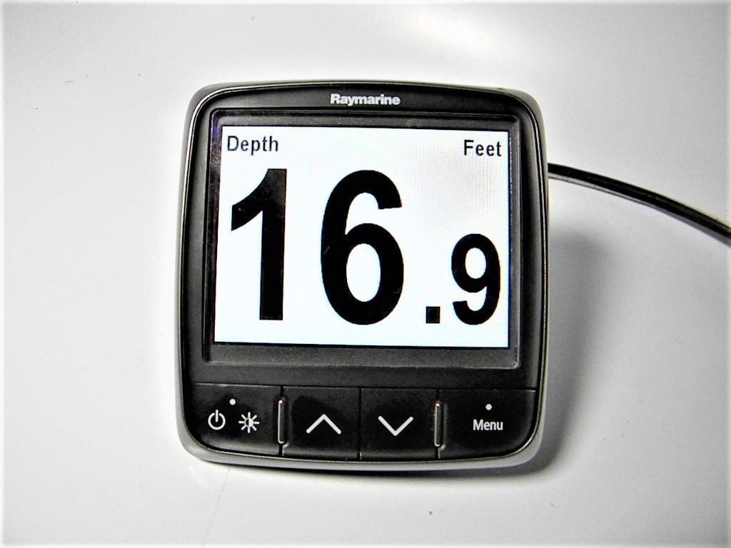 Raymarine i70 MultiFunction Instrument w/Sun Cover - E70046 - 90 Day ...