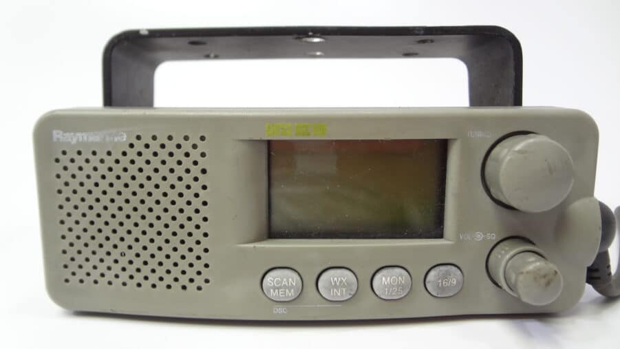 Raymarine RAY53 Submersible VHF Radio Transceiver Unit Parts Lot Parts ...