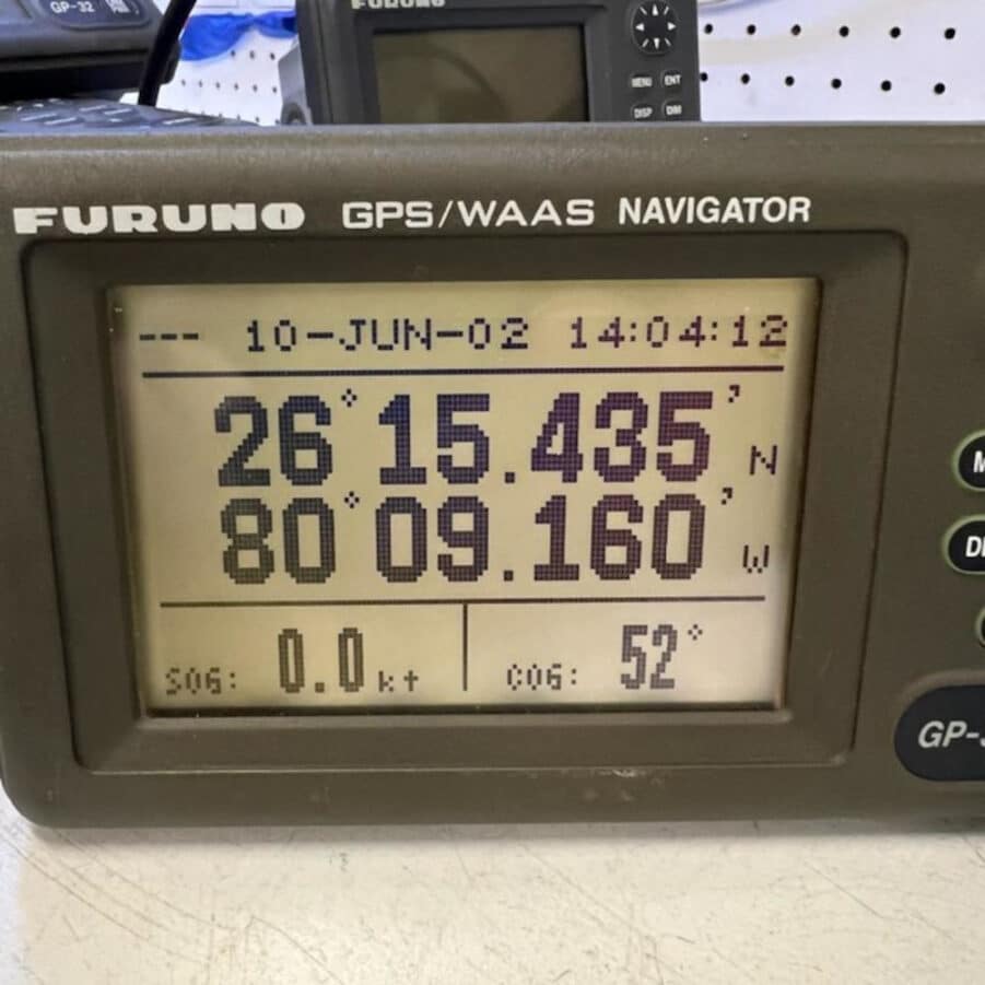 Furuno GP-32 GPS WAAS Navigator 3.5" Monochrome LCD Display Repeater ...