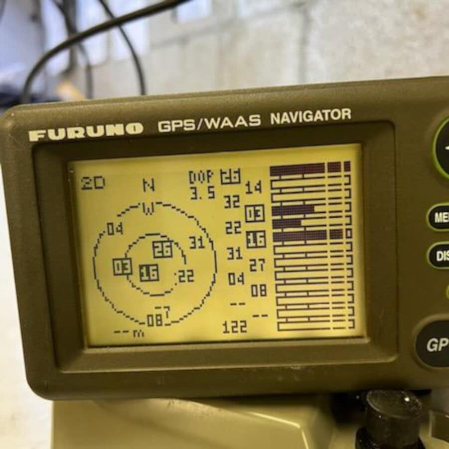Furuno GP-32 GPS WAAS Navigator 3.5" Monochrome LCD Display Repeater ...