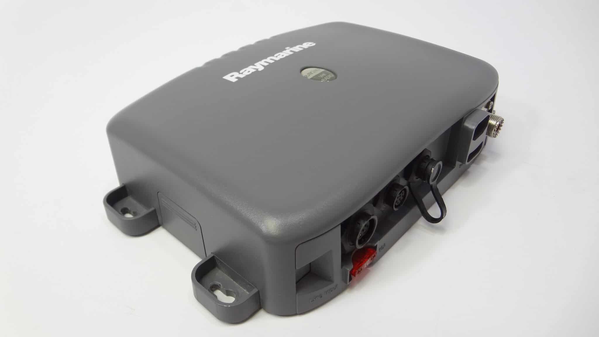 Raymarine RAY240E VHF Radio Transceiver ~ R49129 ~ E42001 *Tested Good ...