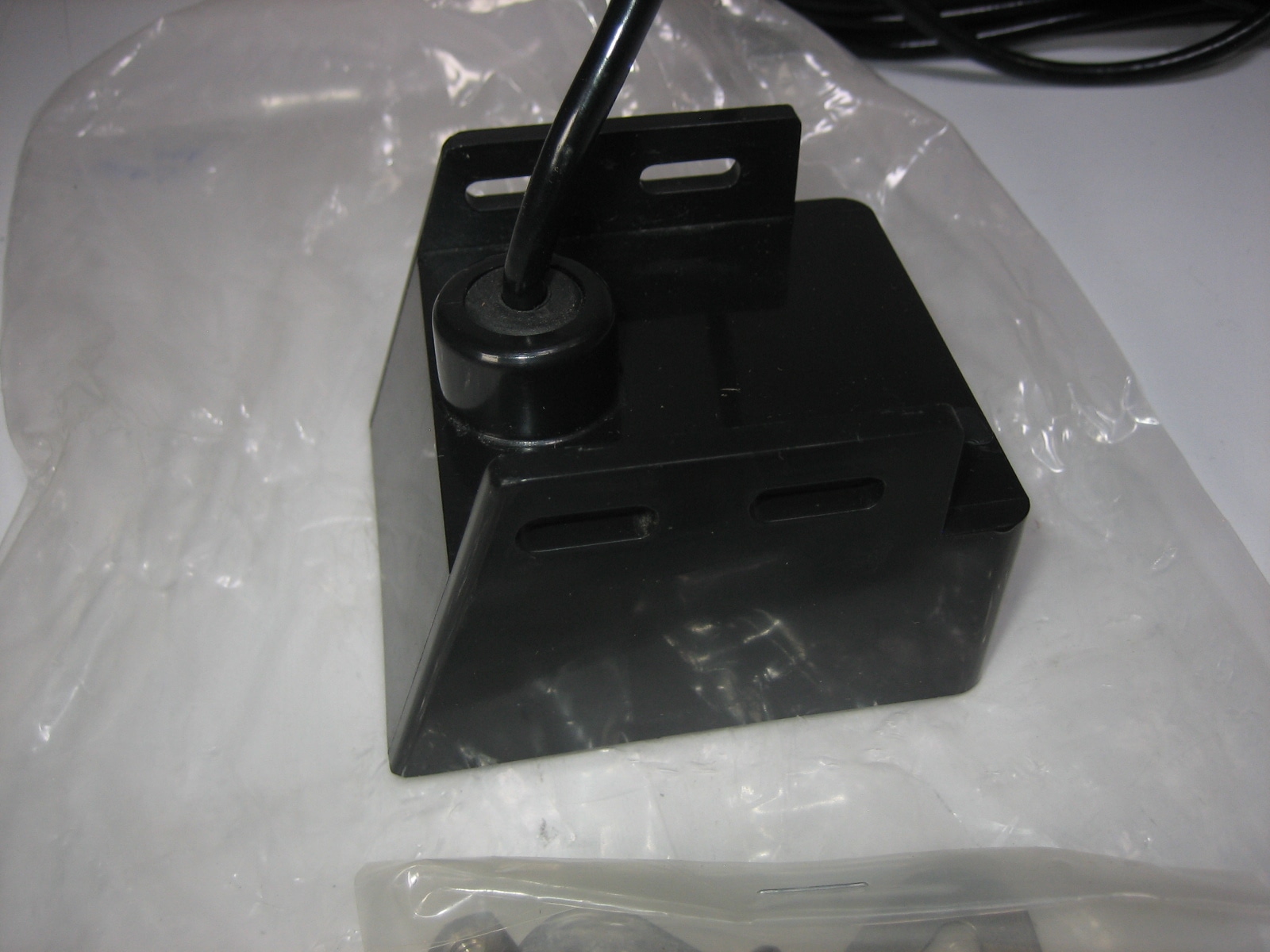 Transom Transducer 200khz w/ Mounting Kit - f/Horizon DS Northstar 3100 ...