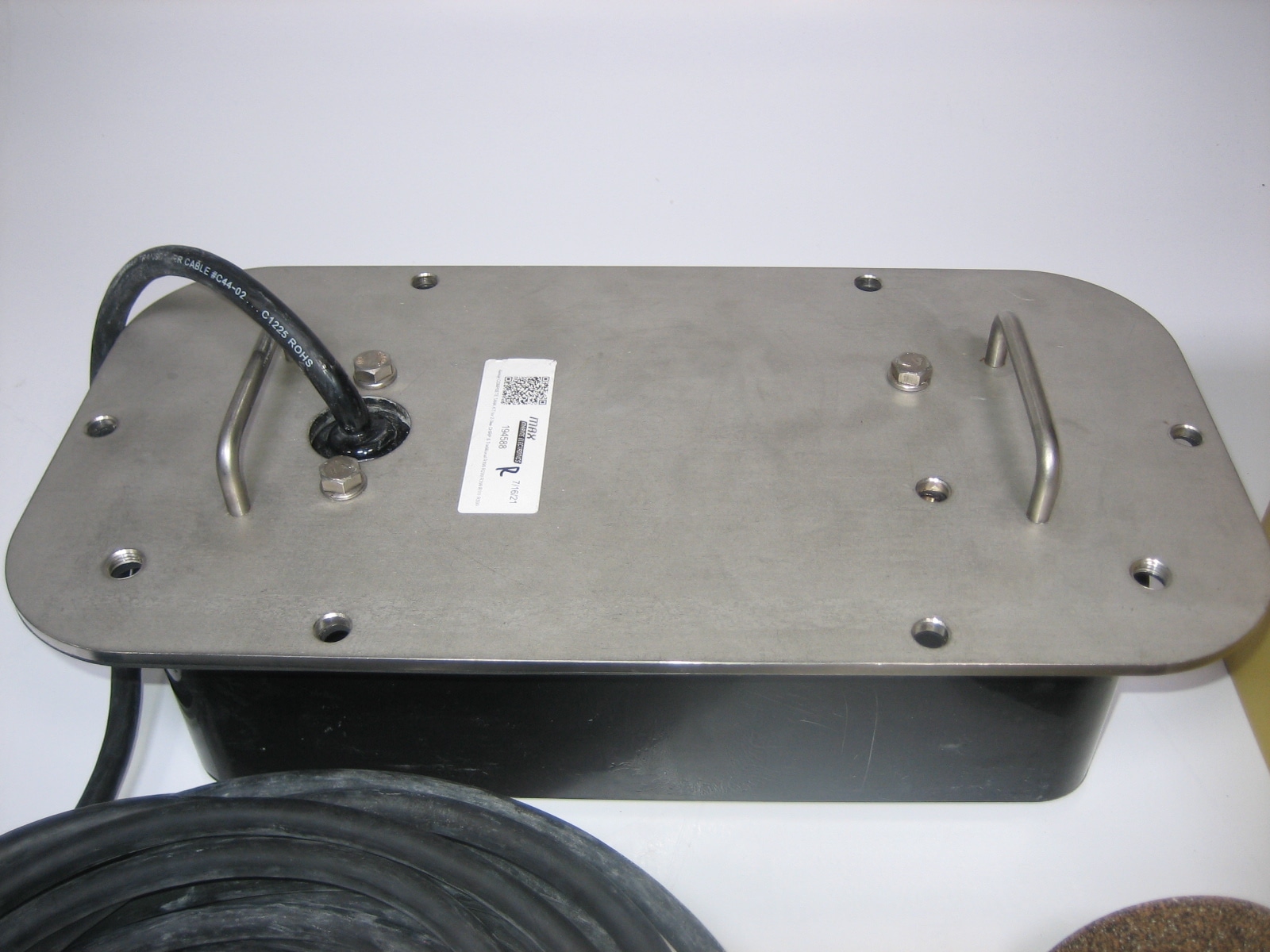Airmar R599C-LM Low Medium In-Hull CHIRP Transducer **NEW** Simrad ...