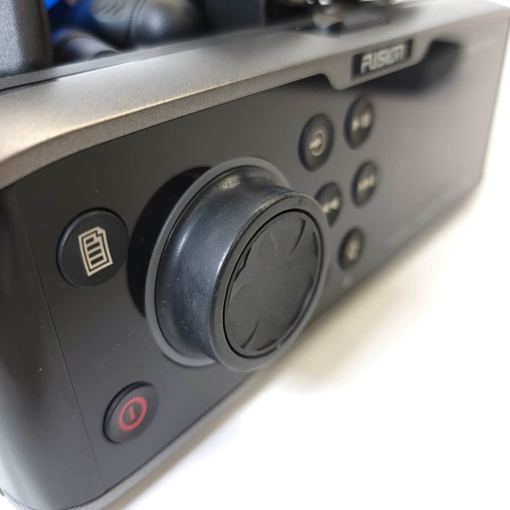 Fusion MS-UD750 Marine Entertainment System AM/FM Sirius Bluetooth ...
