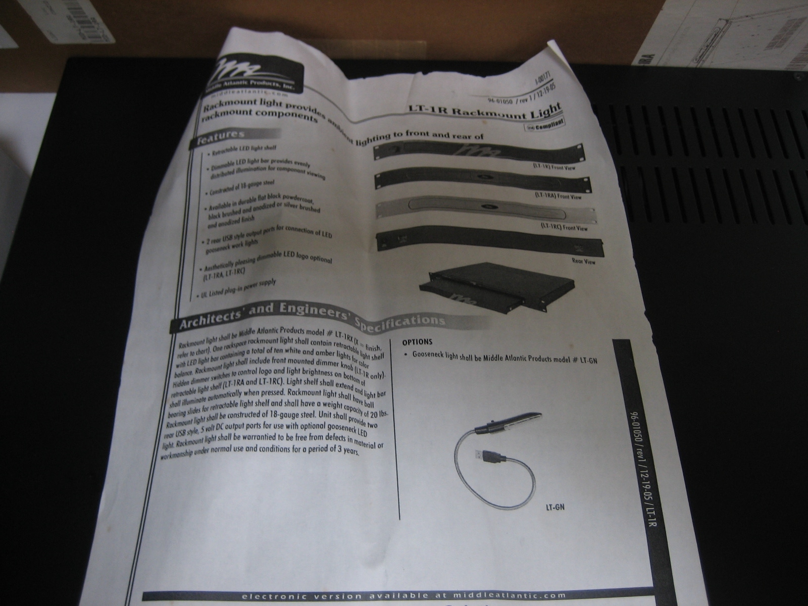 Middle Atlantic LT-1RA *LIT LOGO FRONT* *Dimmable* Rack Mounted Light ...