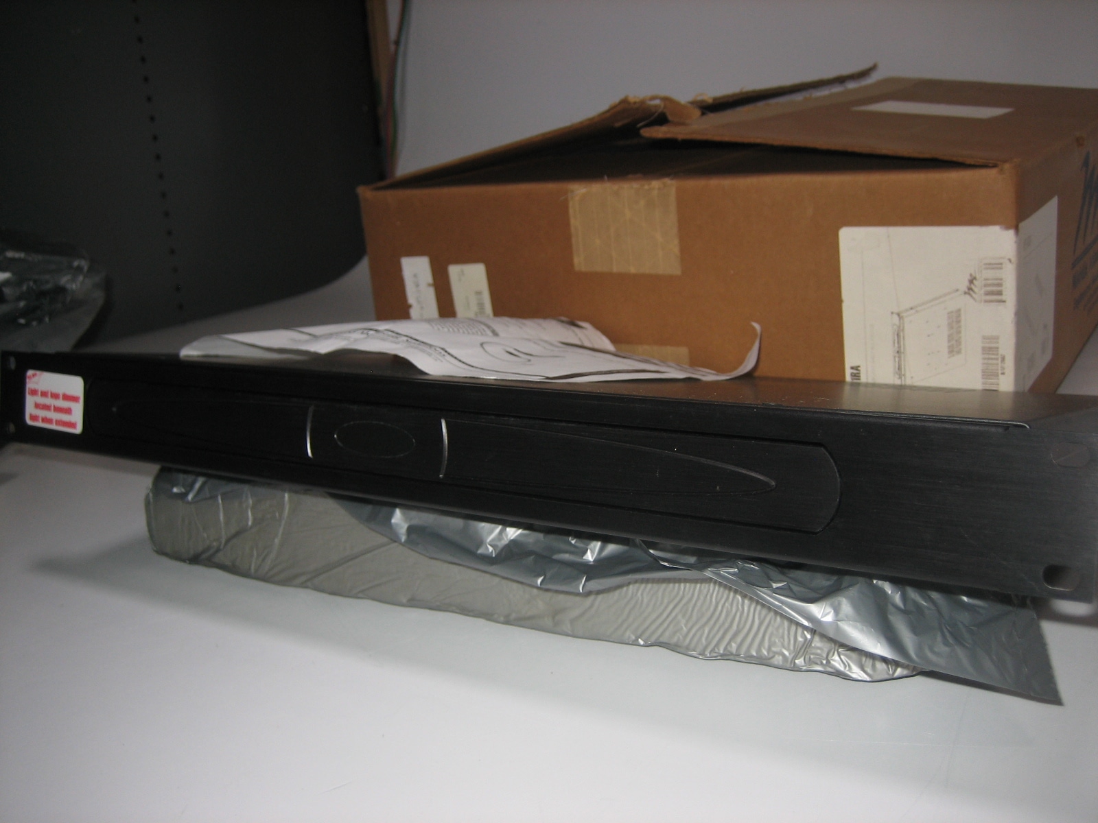 Middle Atlantic LT-1RA *LIT LOGO FRONT* *Dimmable* Rack Mounted Light ...