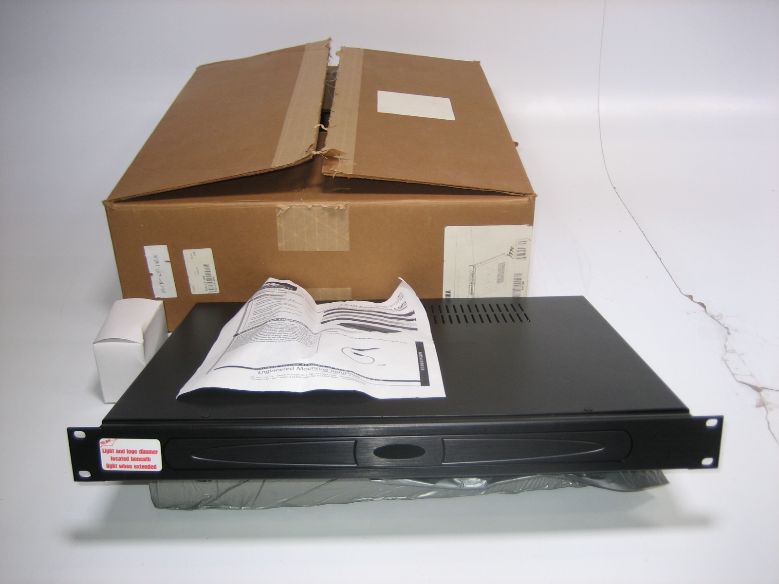 Middle Atlantic LT-1RA *LIT LOGO FRONT* *Dimmable* Rack Mounted Light ...