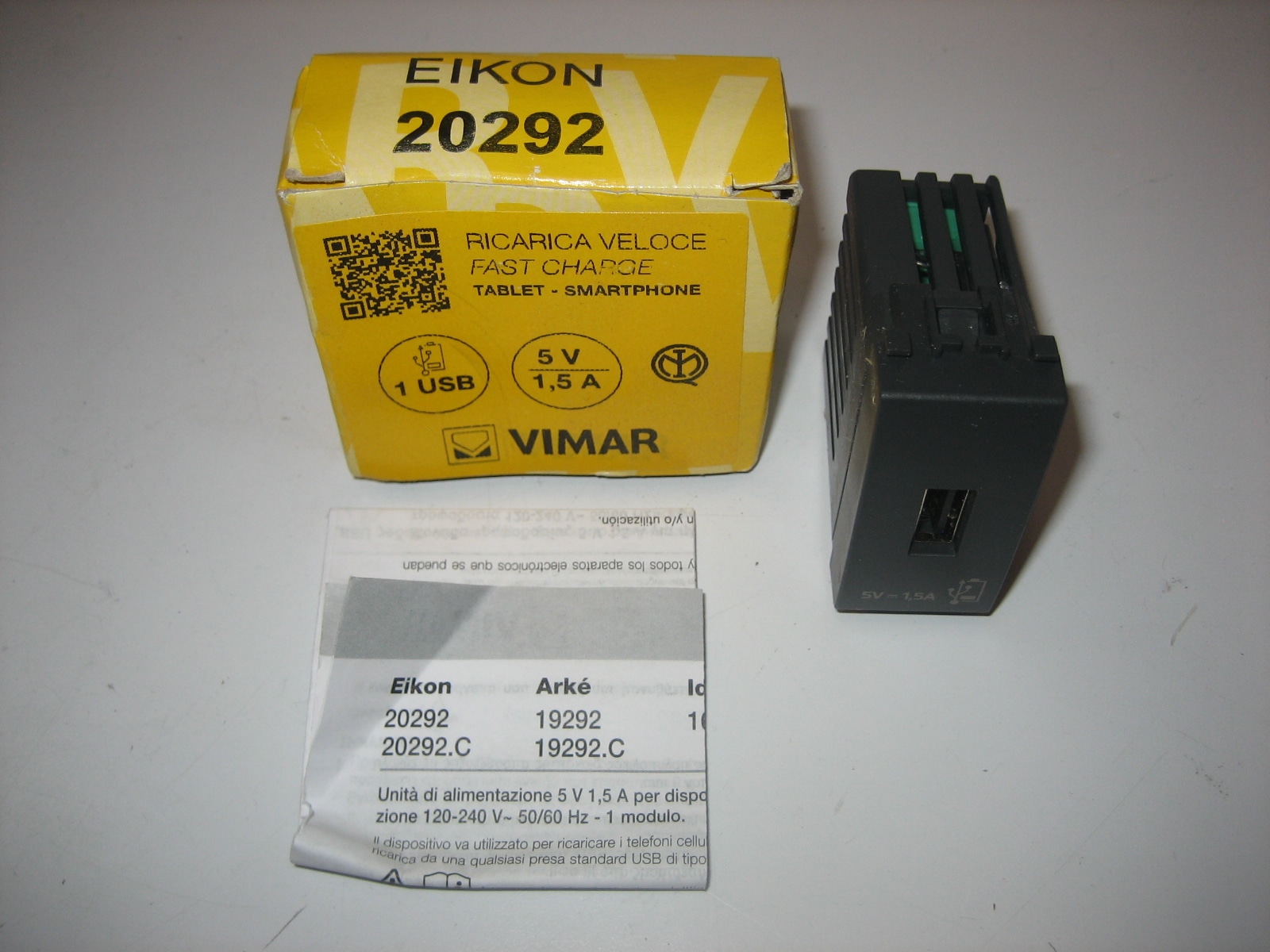 Vimar 20292 USB FastCharge Outlet - NEW - Max Marine Electronics