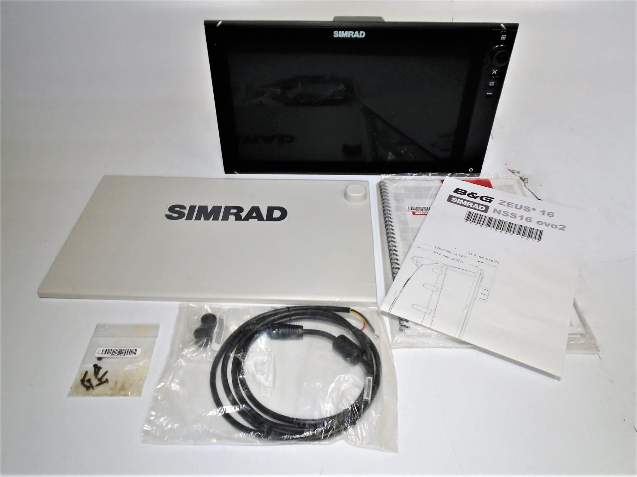Simrad NSS16 Evo2 - 16" Touchscreen MFD Chartplotter - Max Marine ...