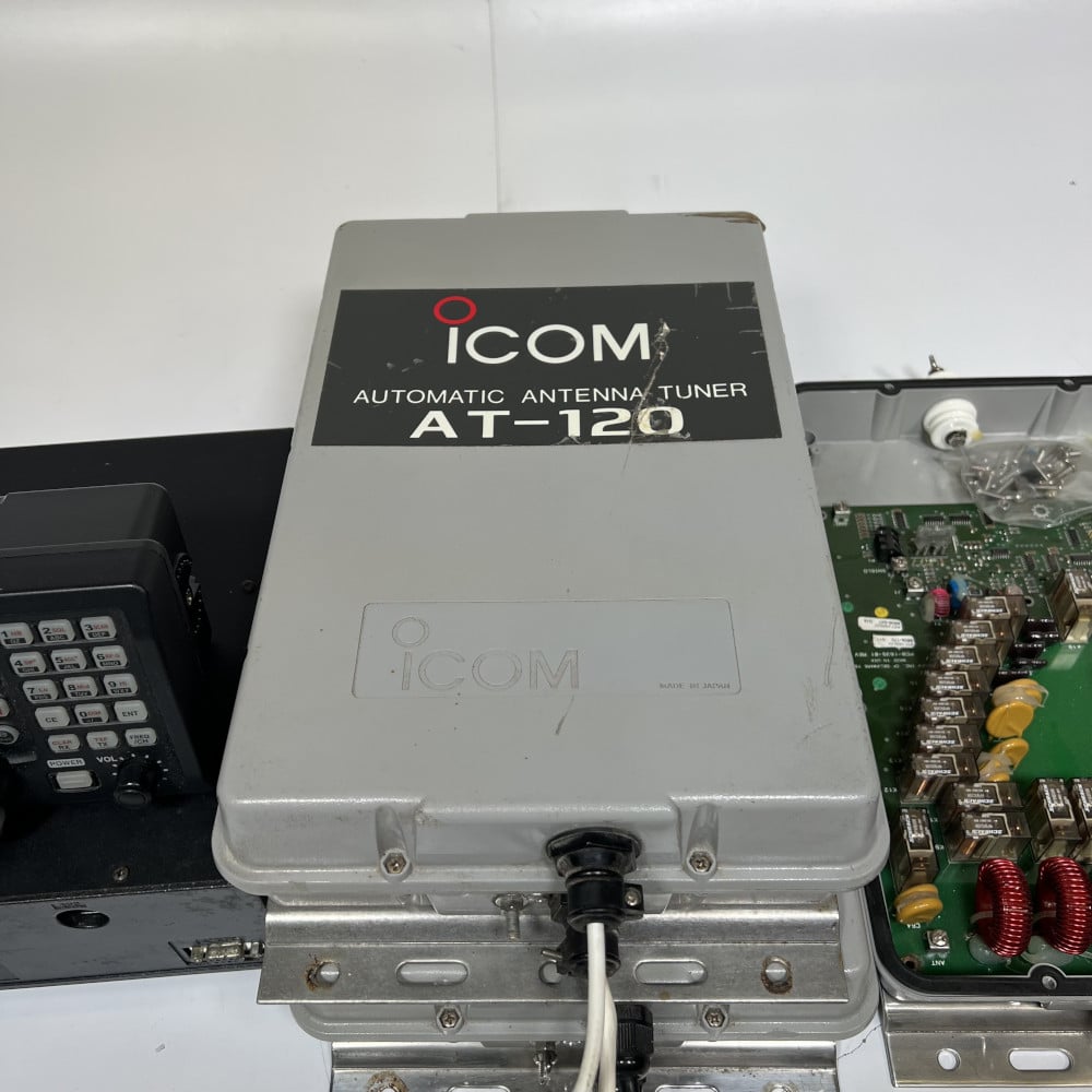 Icom IC-M802 SSB HF Radiotelephone + AT-140 & AT-120 Tuner FOR PARTS ...