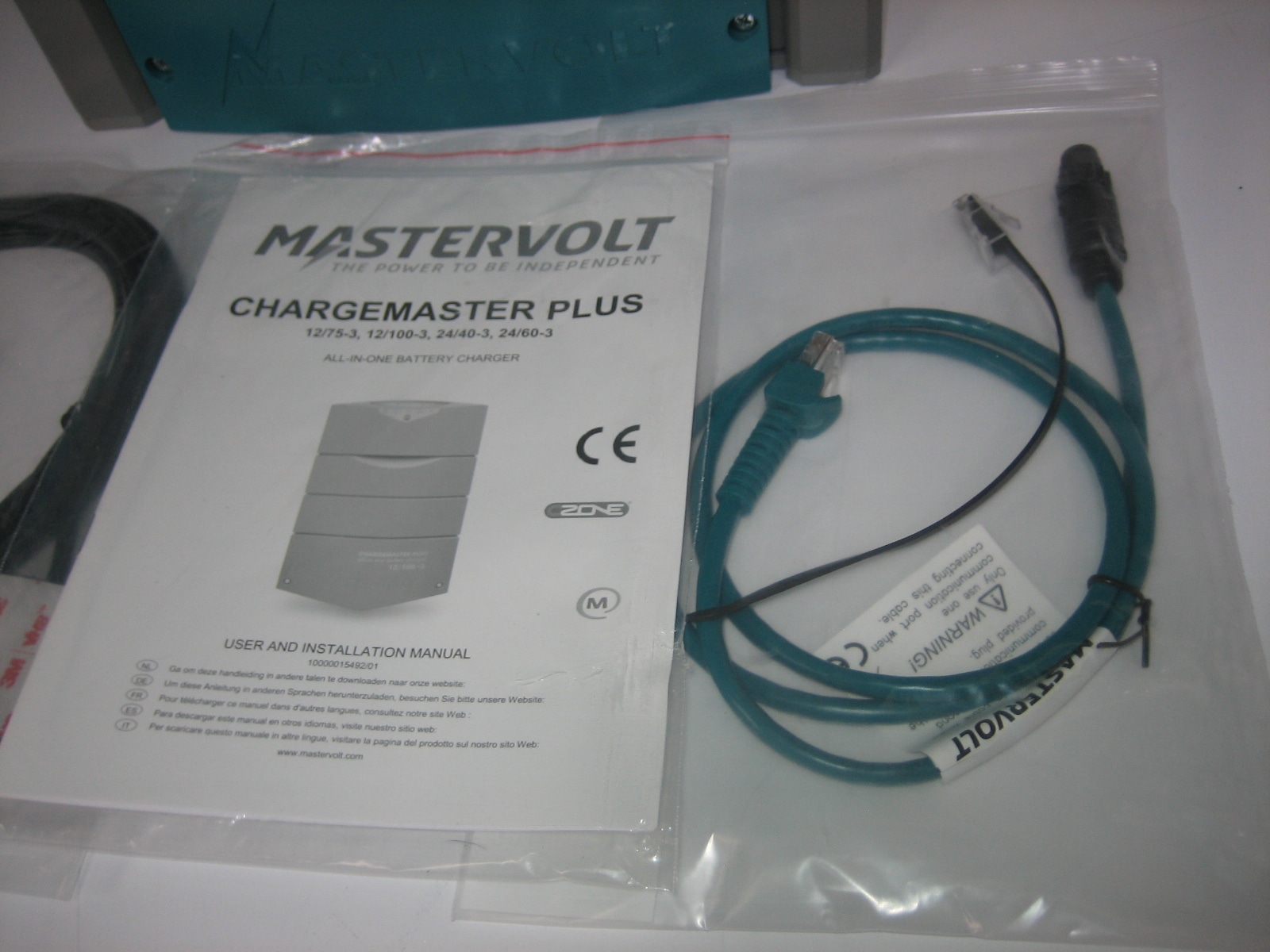 Mastervolt ChargeMaster 24/60-3 24v 3 Bank 60 Amp Battery Charger BENCH ...